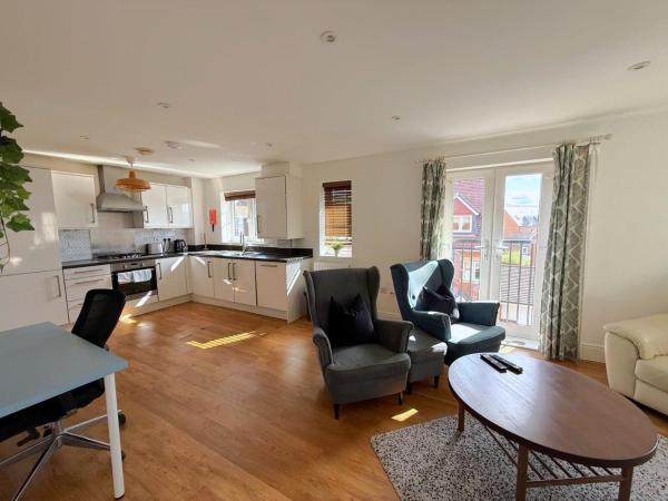 Bracknell Stylish 2 Bedroom Top Floor Apartment - Bracknell