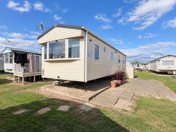 Homely 8 Berth Caravan At St Osyth Beach Holiday Park, Essex Ref 28091gc - Clacton-on-Sea