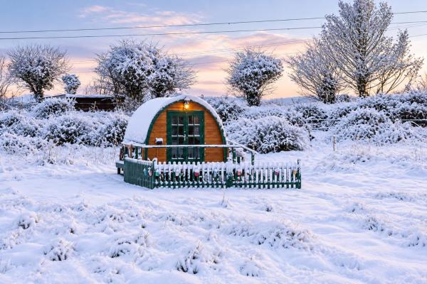 Glamping Pod In St Austell Sleeps 2 With Spa Pool - Bodmin