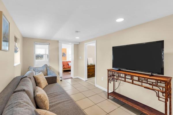 Spacious 4 Bedroom Beach House, Beach, Boardwalk - Seaside Heights, NJ