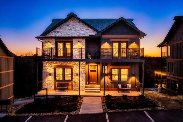 Smith Creek Reserve Luxury Cabins - Sevierville, TN