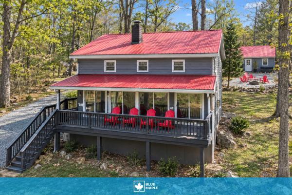 Spacious Cabin W Private River, Hot Tub & Fire Pit - Harpers Ferry, WV