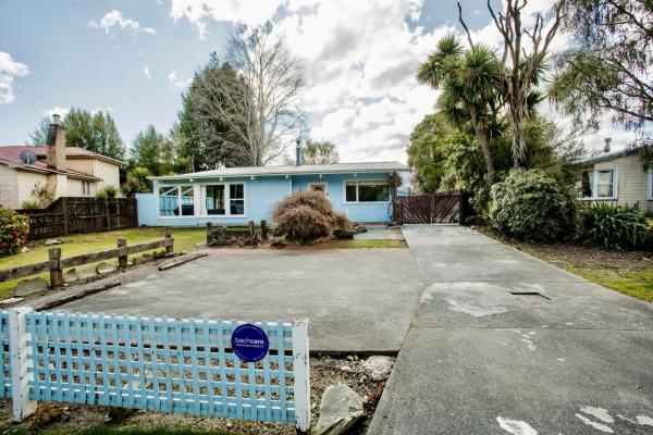Little Blue House - Te Anau Holiday Home - Te Anau