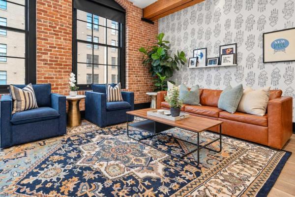 Downtown Hotel Suite Rooftop Pool Game Room Gym - New Orleans, LA