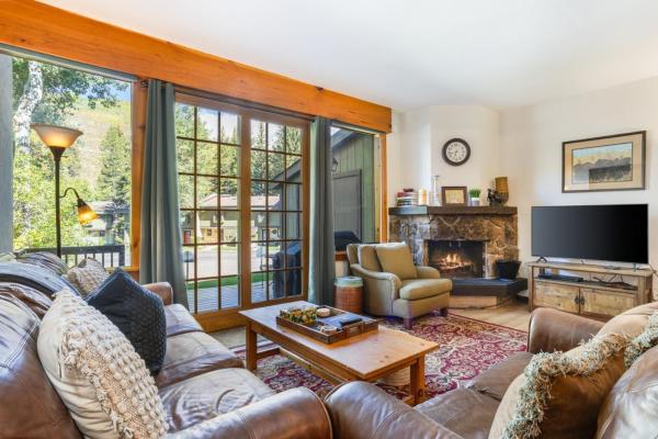 West Vail Ptarmigan Townhome - Hot Tub - Easy Bus - Vail, CO