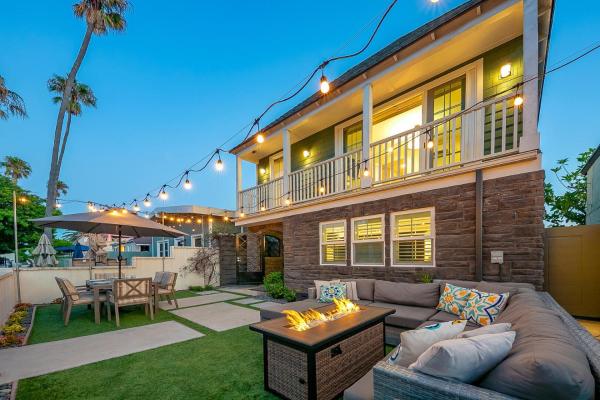 Grand 5bd Tri-level Home With Bay Views Garage Parking Ac Large Patio - San Diego, CA
