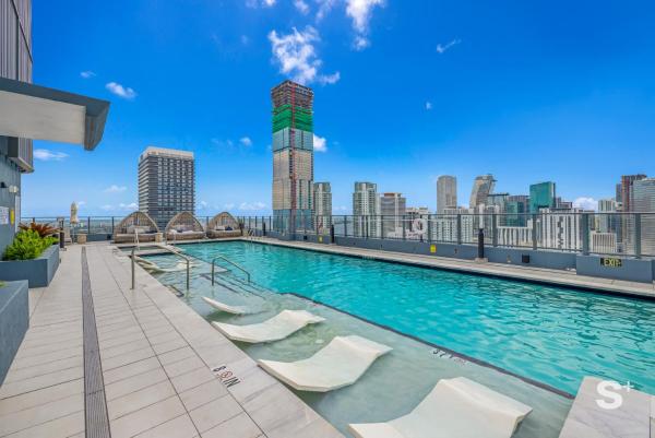 Luxury Downtown Miami 1br & Den - Pool & Gym - マイアミ