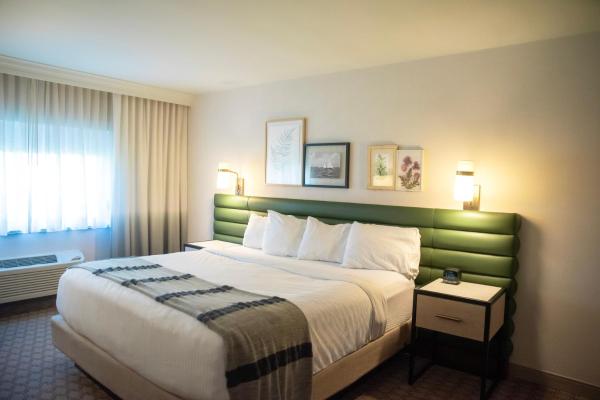 The Ingleside Hotel - Waukesha, WI
