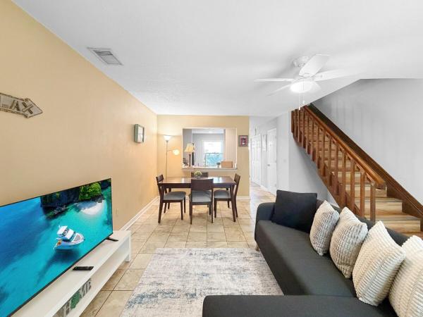 Clearwater Townhome Near Hca - Clearwater, FL