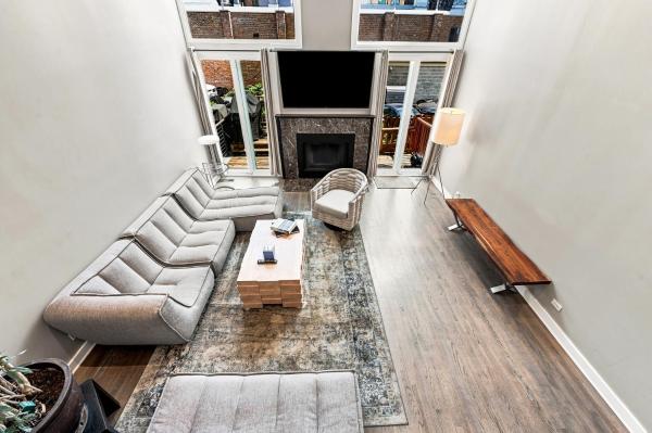Skyline Views River West Townhouse; 2 Parking Incl Townhouse - Chicago, IL