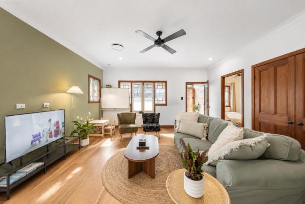 House Of Fairy Wren -Charming Queenslander Cottage Mins Drive To Brisbane Cbd And Gabba Stadium! - Holiday Home - Brisbane