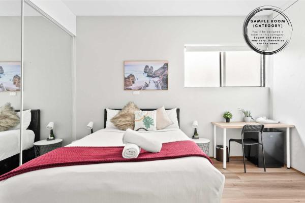 Comfortable Queen Room - Nearby Station & Olympic Park With Shared Bathroom And Amenities - Parramatta