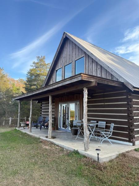 Saddle Creek Cabins - Round Top, TX