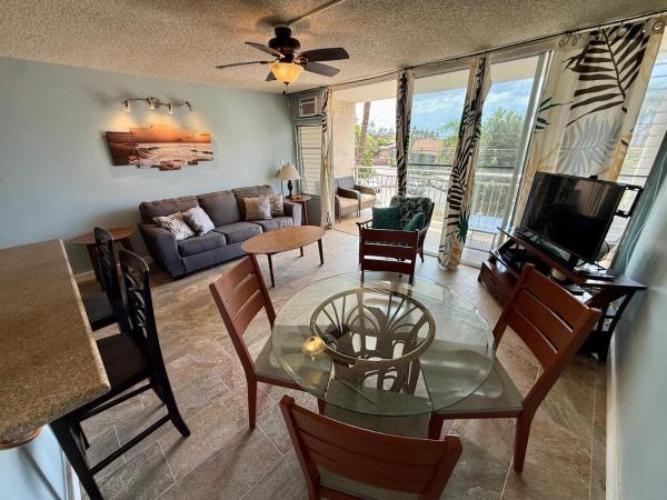 2bd Kihei Condo With Ocean Views & Private Lanai -Island Surf 312 - Kihei, HI