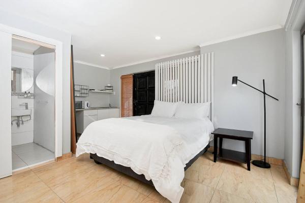 2 Room 4 Guest Stay Near Gold Reef City At Nest24 Vacation Stays - Johannesburg