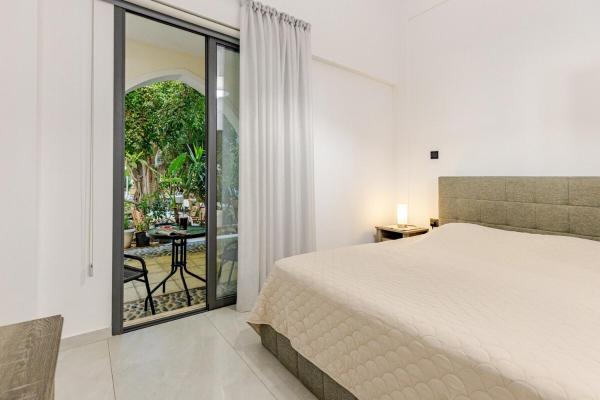 Niki Breeze - Newly Renovated Elite Garden Suite - Paphos