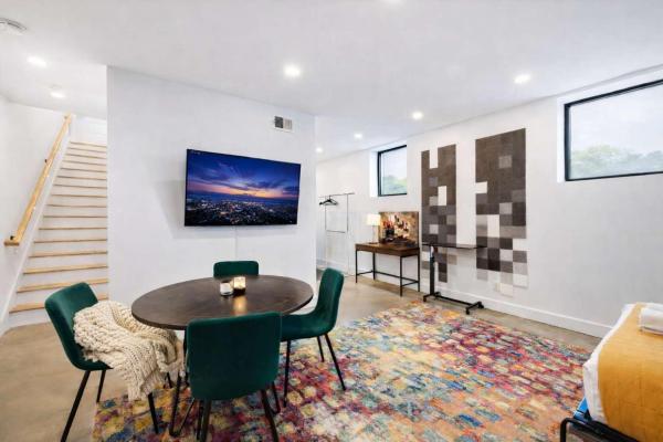 Modern Studio Apartment With Dedicated Workspace - Murray Hill, KY