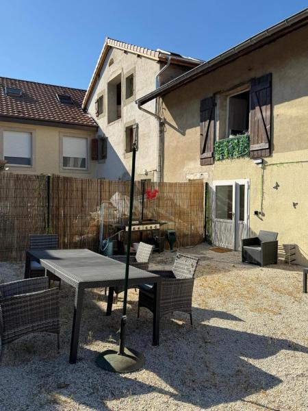 Charmant T2 Avec Grande Terrasse Entre Lac & Montagnes - Ferney-Voltaire