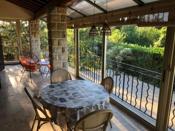 Les Alpilles Appartement 95m2 Calme Avec Piscine - Eygalières