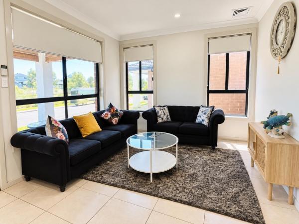 Modern 4br 3 Bath Home In Grantham Farm - Sydney