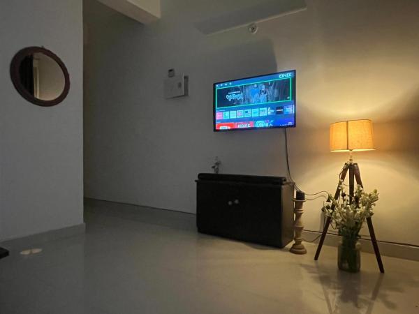 Ventilated And Cosy 2bhk,iim Lucknow - Lucknow