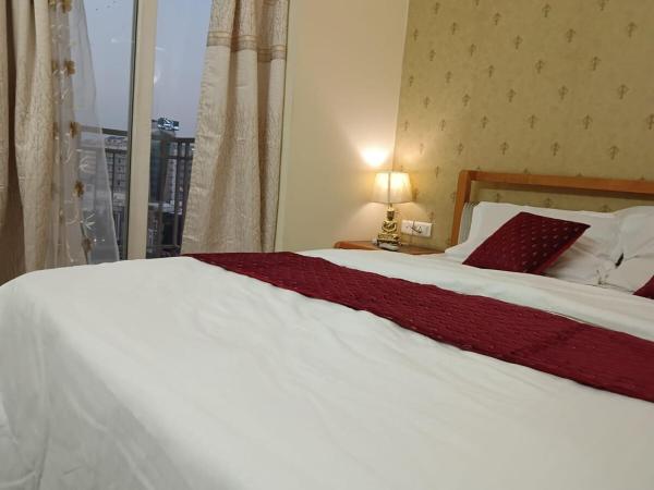Cozy Studio Near Vaishali Metro & Max Hospital - Ghaziabad