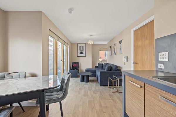 City Centre Balcony Apartment - Rochdale