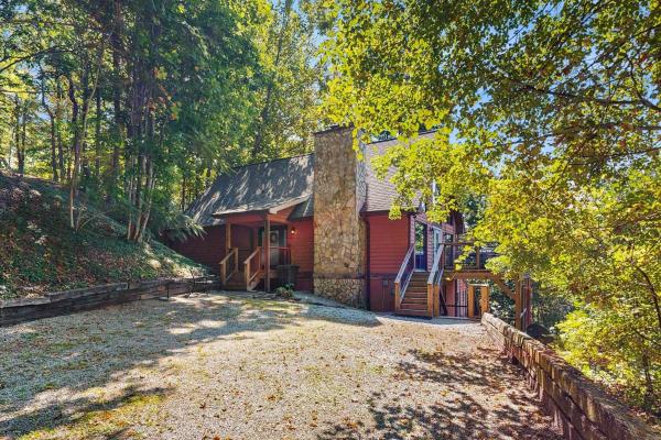 Mountain House Mountain Views Hot Tub Game Room Pool Table Pinball Decks & Bbq - Dillard, GA
