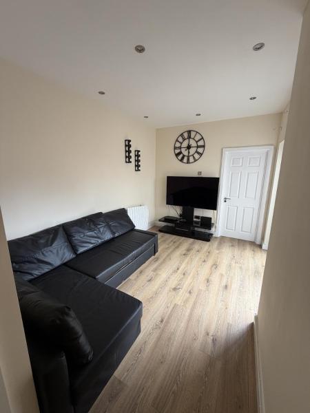 Modern Entire One Bedroom Flat In Edgware - Watford