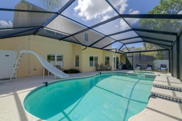 Private Outdoor Oasis! Palm Harbor Family Escape - Dunedin, FL
