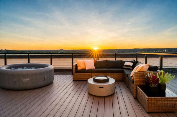 3br Penthouse W Hot Tub Free Parking - Bloomfield, NJ
