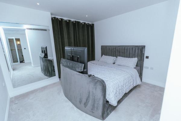 The Chelsea King's Vista - Surbiton