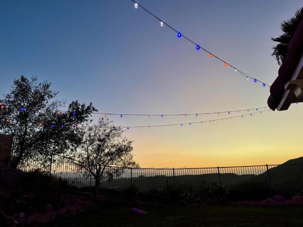 Serene Santa Clarita Room With Shared Spaces With Views Near Six Flags - Magic Mountain, CA