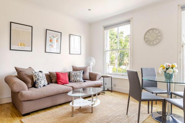 Relaxed Crouch Hill Getaway By Morethanstays - Enfield