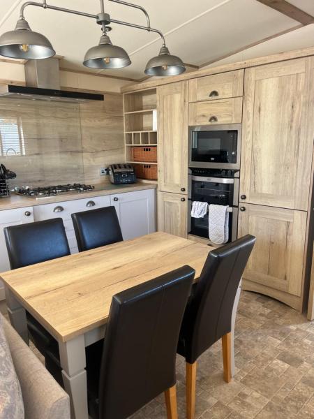 Stunning Mini Lodge Near The Beach - Walton-on-the-Naze