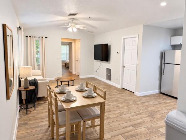 Coastal 3br Retreat Near Beaches & Palm Beach - Riviera Beach, FL