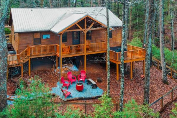 Bear Necessity Cabin - Blue Ridge Mountains