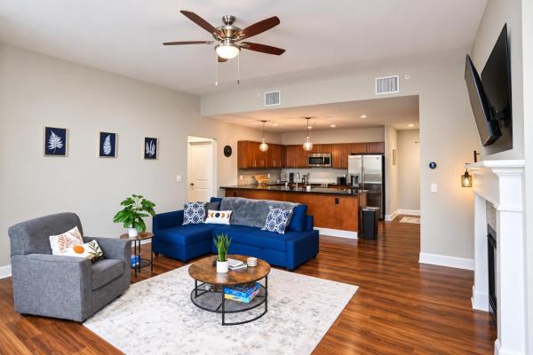 Spacious Dwntwn Suite! Rnr Hof, Casino, Stadium - Parma, OH