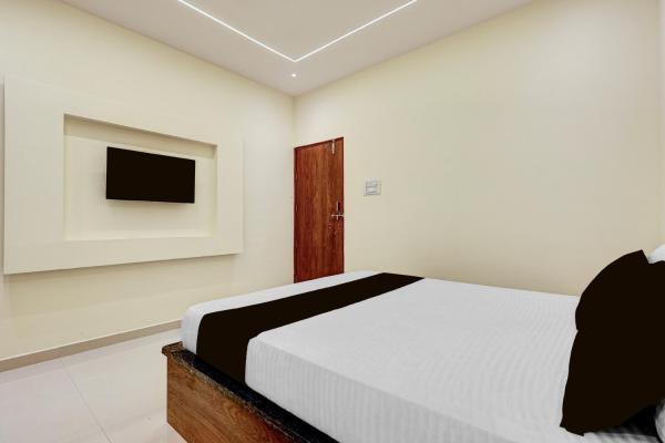 Hotel O Veera Dine & Banquet - Nagpur