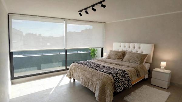 Santiago Studio - Barrio República, Arena Movistar Santander, Club Hípico, Parque Ohiggins, Blondie - Santiago Arturo Merino Benítez Airport (SCL)