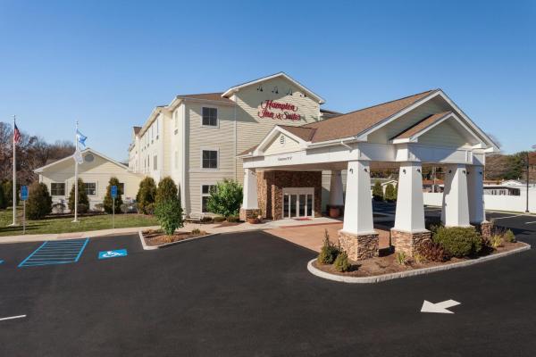 Hampton Inn & Suites Mystic - Fishers Island, NY
