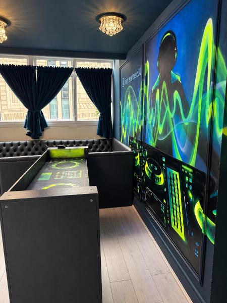 City Ctr Dj Party Apartment - Ibiza Suite - Liverpool