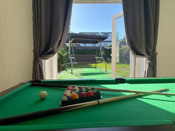 Hot Tub Garden & Outdoor Lounge Sanctuary - Newport