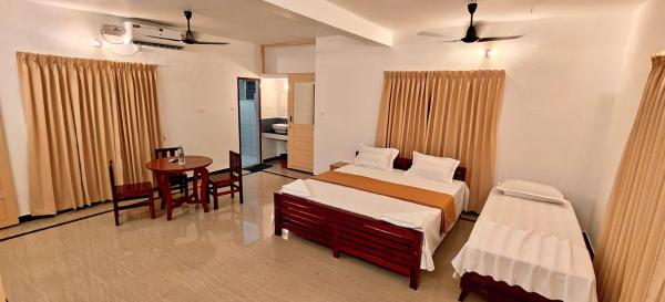 Chaithram Tourist Home - Kovalam