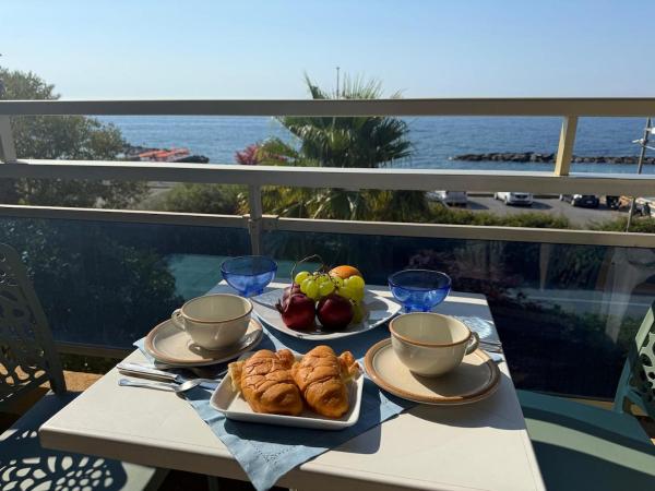 Carlo's G102 Garden Lido - Sanremo