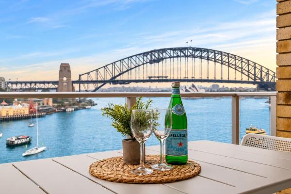Wake Up To The Harbour Bridge - Sleep 6 & Parking - North Sydney