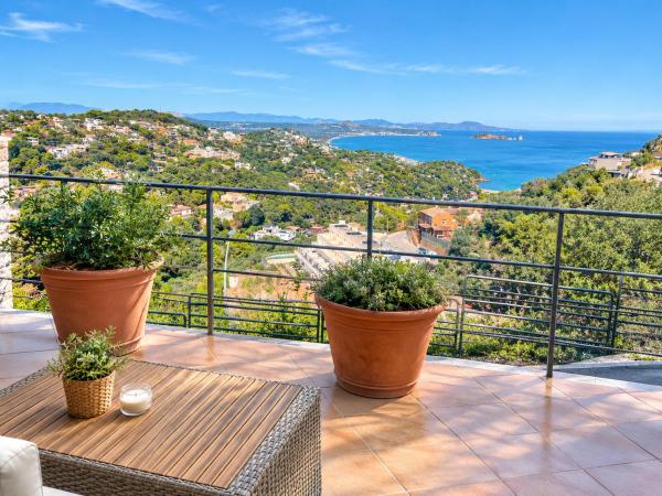 Impresionantes Vistas Mar En El Centro De Begur - Begur