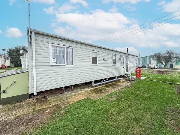 4 Bed, 10 Berth Caravan With Central Lounge 27344sw - Clacton-on-Sea