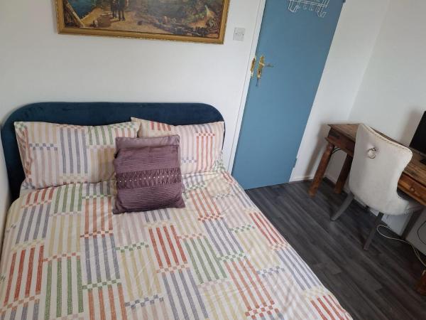 A Specious Room With Double Bed Available In Zone 2 - Beckenham