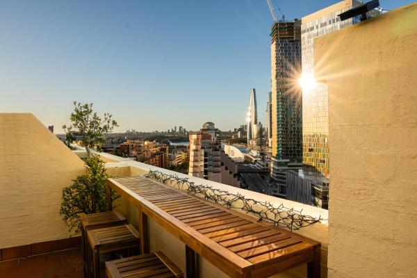 2br Panoramic Penthouse In Pyrmont With Pool, Gym & Parking - Sydney